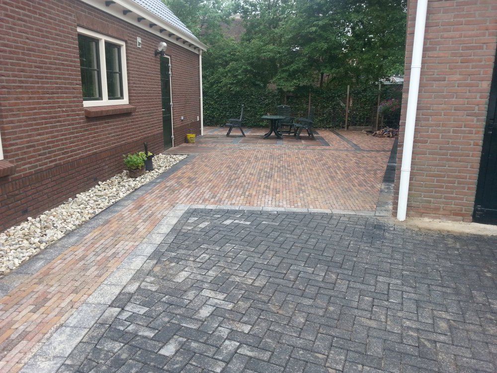 Timmerman Grondverzet en Kraanverhuur - Tuinwerk voor particulieren